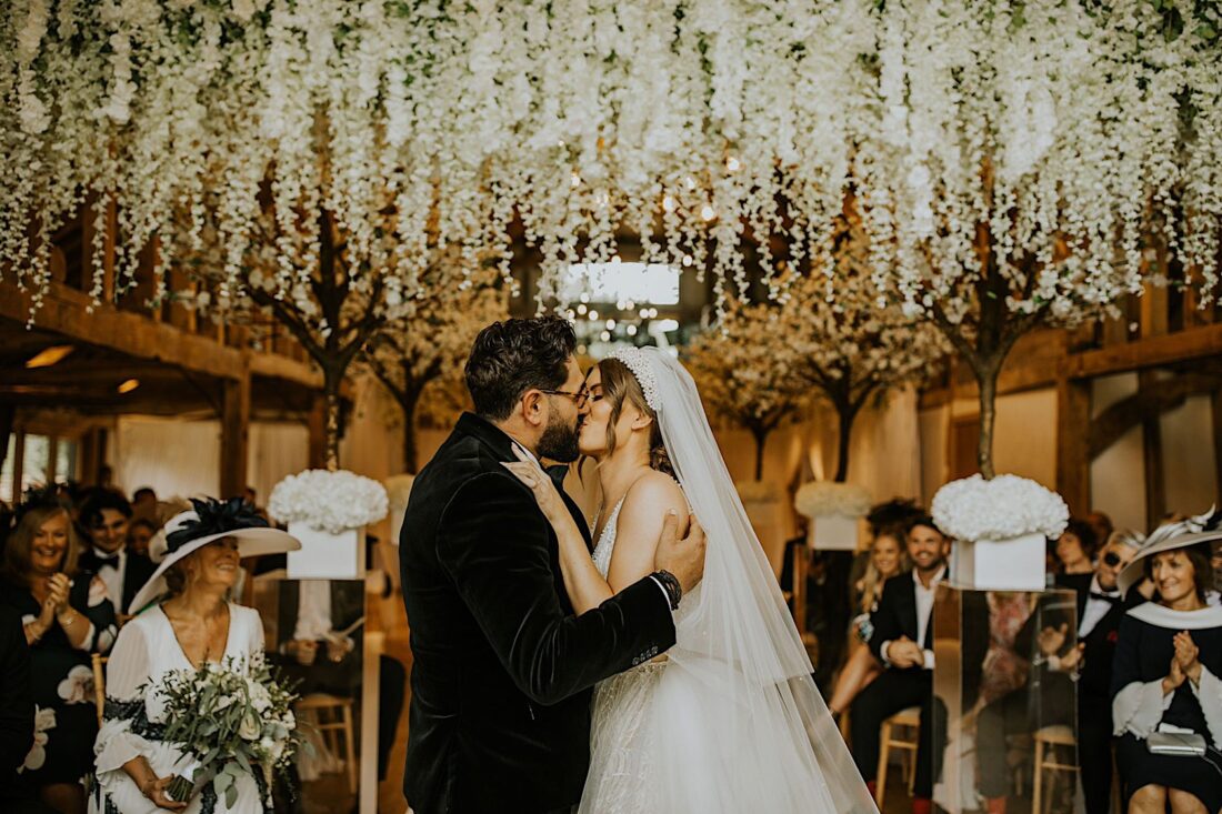 Lookbook - The Blossom Company - spectacular wedding flowers